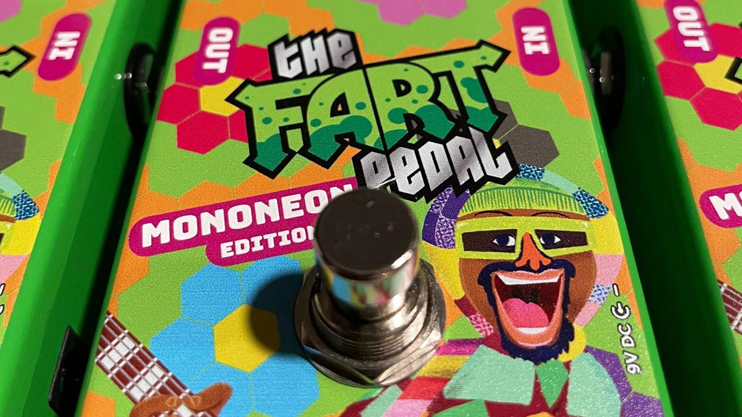 彈出放屁的聲音！美國貝斯手 MonoNeon 與 The Fart Pedal 攜手推出「屁聲效果器」 | 樂手巢 YSOLIFE