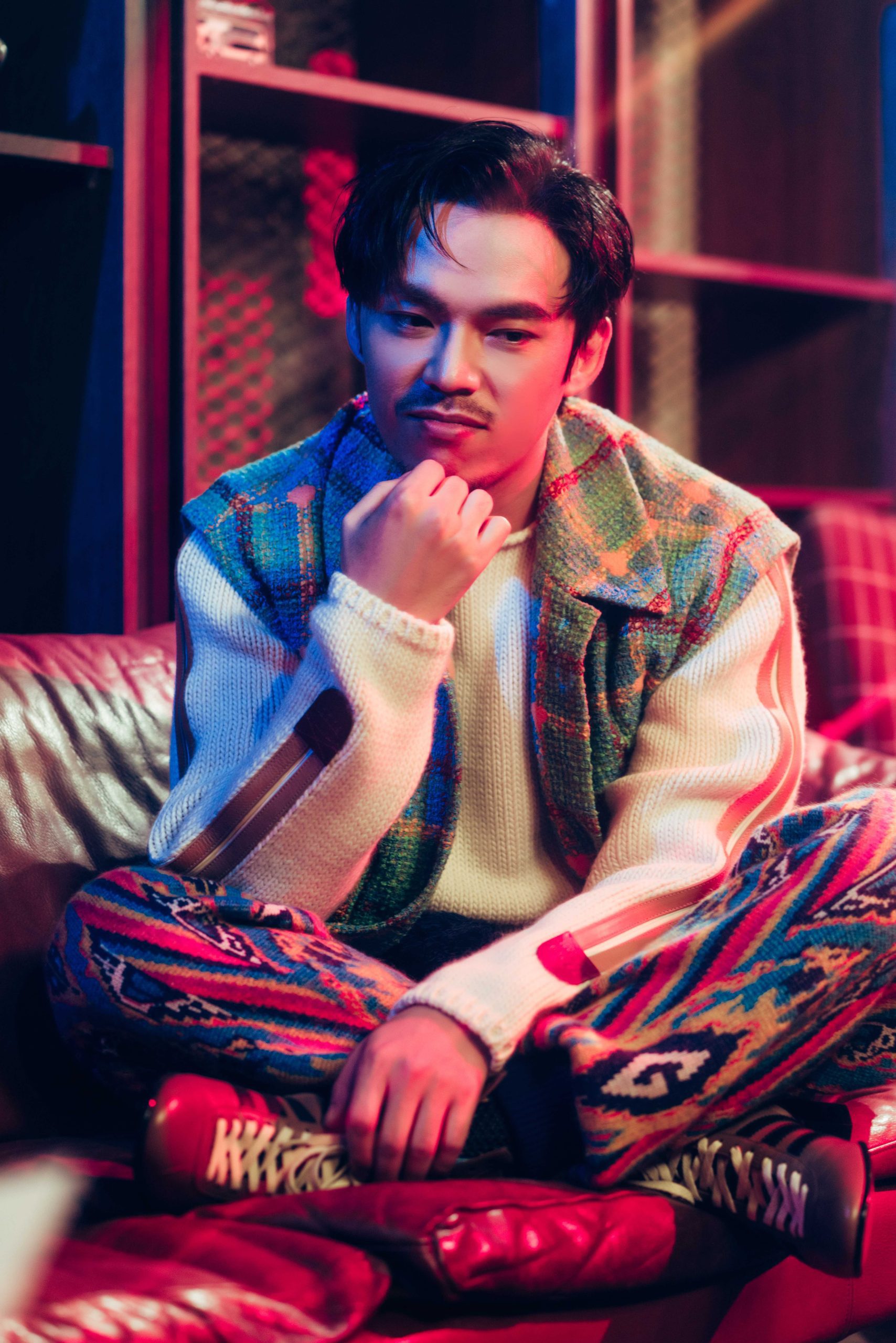 HUSH 本位演出《娛樂自己》，直搗私密內心：「展示自己是不羞恥的事」 | 樂手巢 YSOLIFE