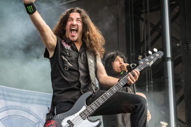 怕爆！一覺醒來發現躺在血泊裡，Anthrax 貝斯手 Frank Bello 最慘住宿經驗 | 樂手巢 YSOLIFE