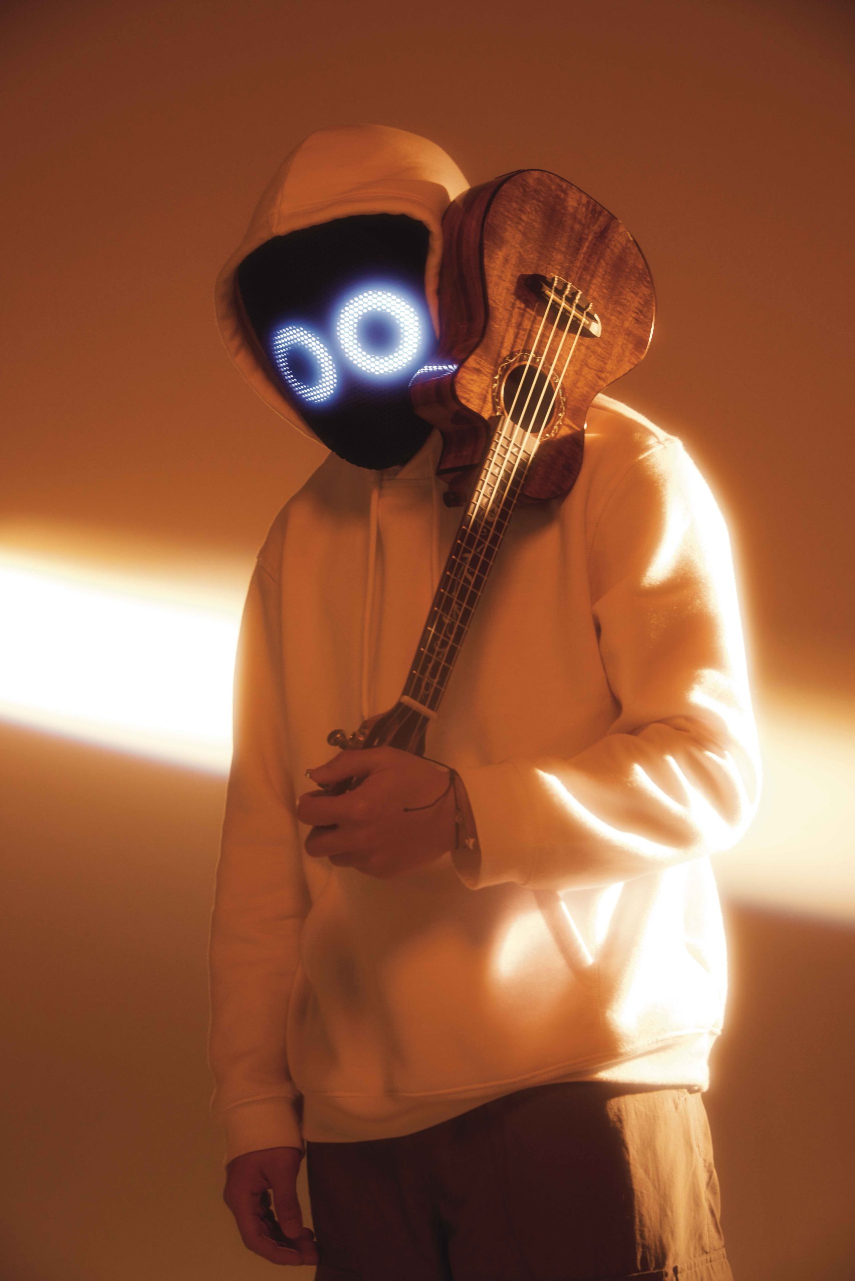 專訪｜蒙面卻真誠的反差魅力！20歲烏克麗麗玩家 BoyWithUke 唱出你的孤寂共鳴 | 樂手巢 YSOLIFE