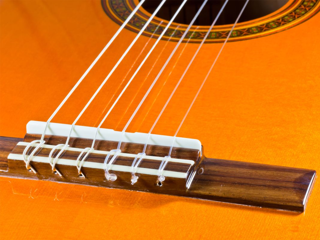 琴絃發展史：核心材料發展（三）尼龍與合成材料上篇 | 樂手巢 YSOLIFE