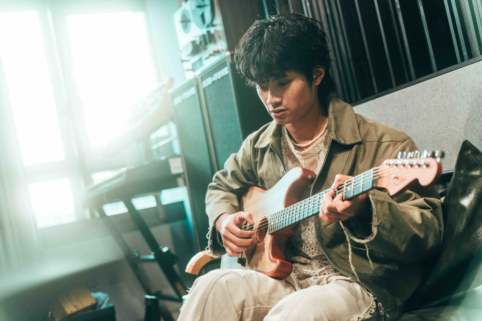 李浩瑋《Fly Machine》化身飛行員，用真心克服高山低谷：「希望和樂迷一起成長。」 | 樂手巢 YSOLIFE