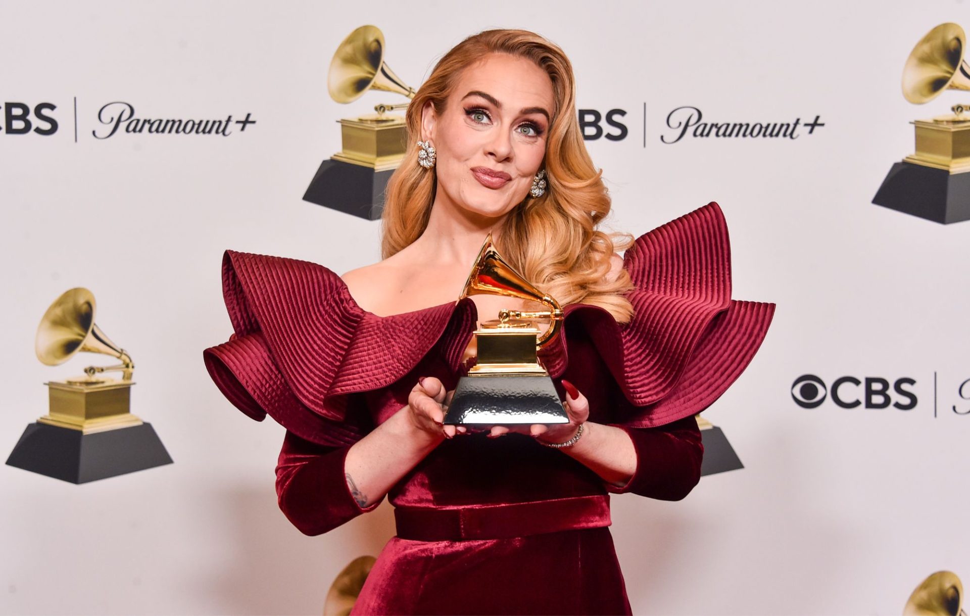 下一位流行天后是誰？Adele 化身迷妹欽點：「一定是 Dua Lipa！」 | 樂手巢 YSOLIFE