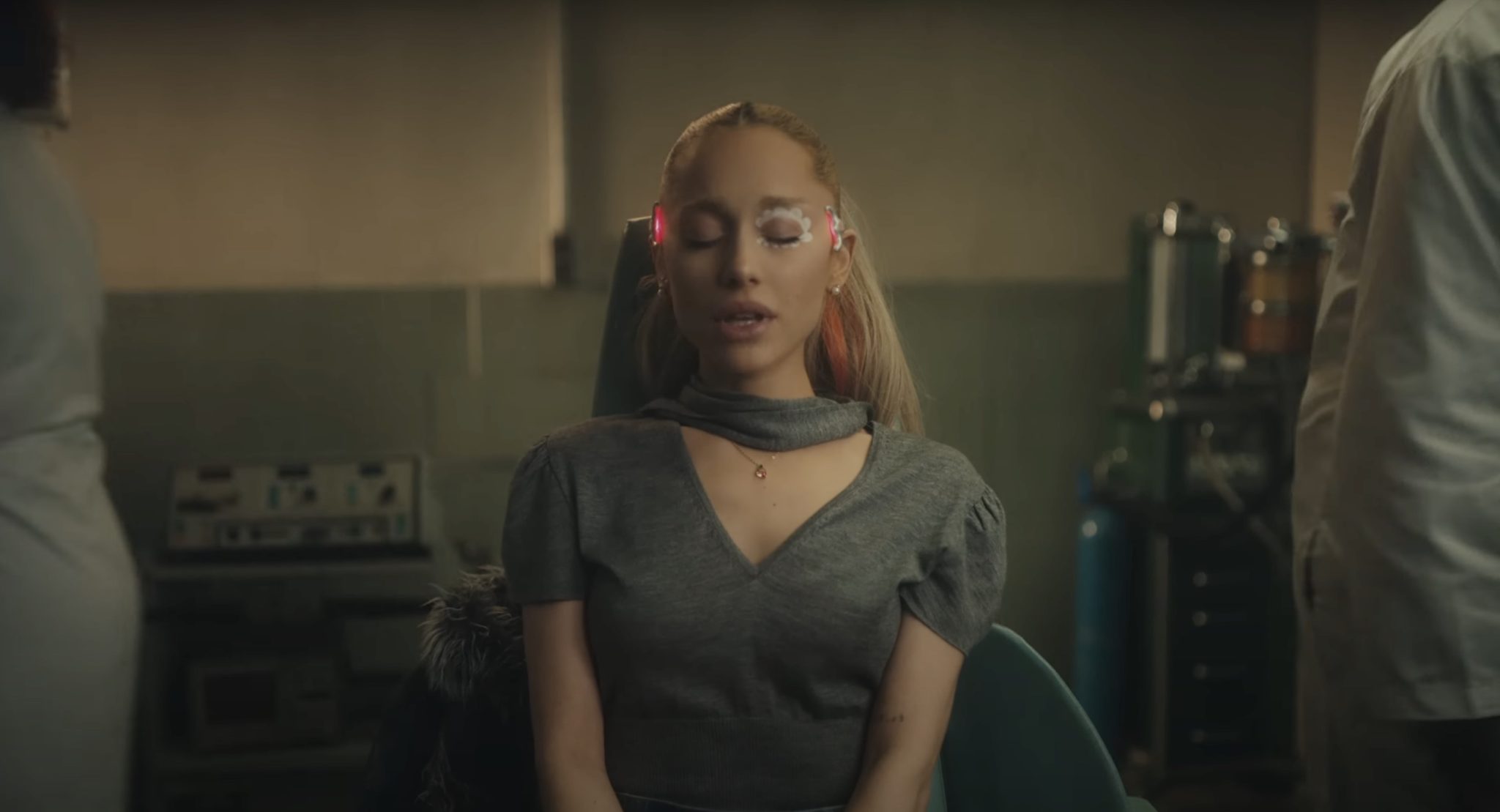 Ariana Grande 新專輯致敬《王牌冤家》！抹除與「快銀」相處記憶，「讓陽光永駐內心。」 | 樂手巢 YSOLIFE