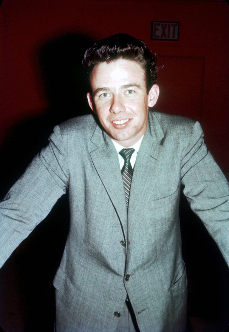 盤點《JoJo的奇妙冒險 Part2 戰鬥潮流》致敬的音樂元素：披頭四、齊柏林飛船戲內互看不順眼，戲外相敬如賓！ | 樂手巢 YSOLIFE