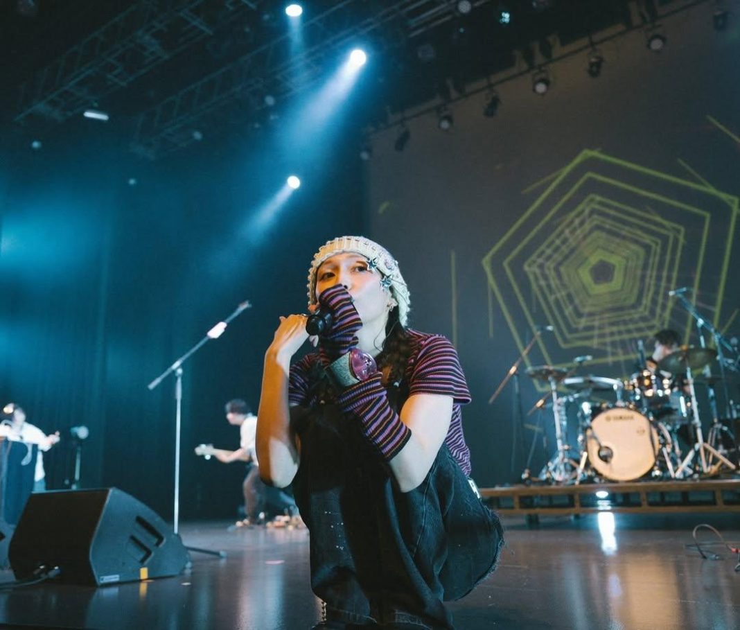 曾為多部動畫作品獻聲，〈恋愛脳〉創作者七音阿卡莉亞洲巡迴首站將於台北登場！ | 樂手巢 YSOLIFE