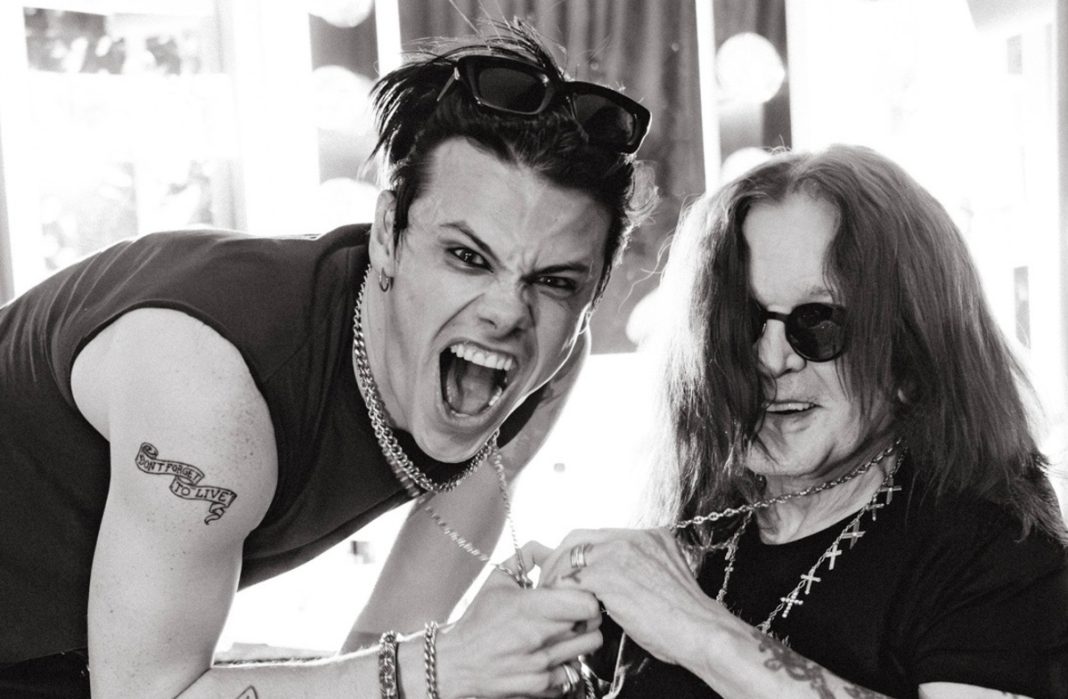 他讓 Ozzy 看到很多自己的影子，YUNGBLUD 翻唱 Black Sabbath〈Changes〉捐贈公益 | 樂手巢 YSOLIFE